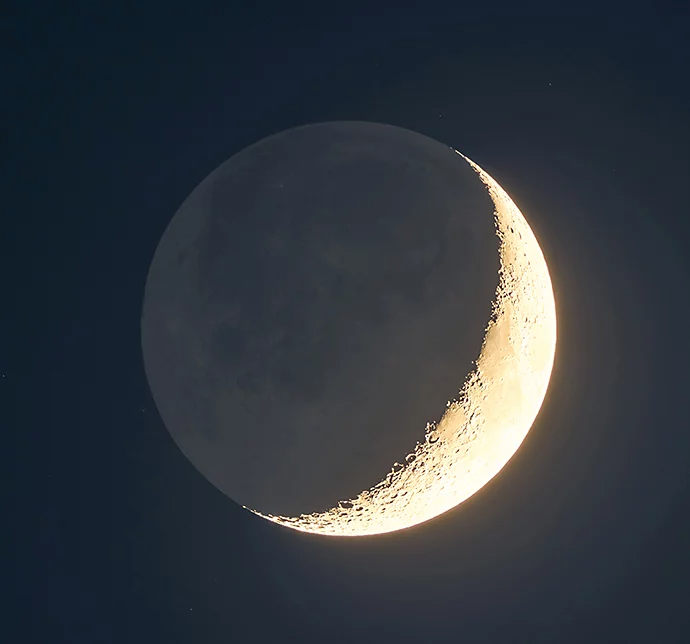 Moon photography: How to take and edit mood photos - Adobe
