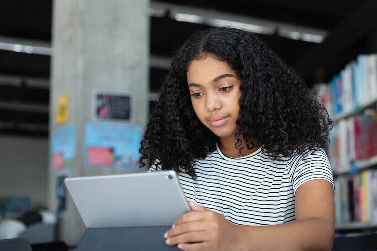 Adobe 如何協助學生取得免費電子書 | Adobe Acrobat